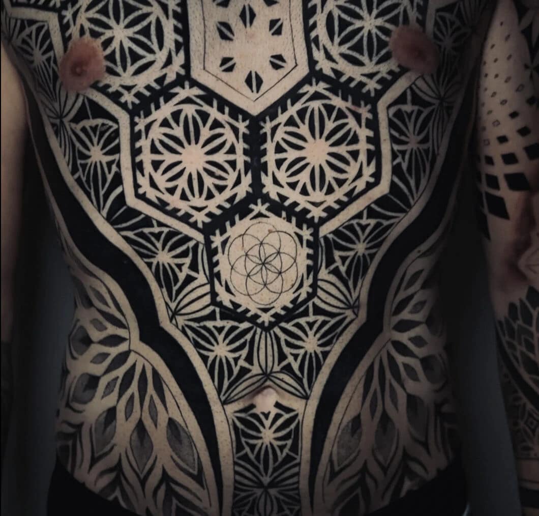Geometry Tattoo in Köln stechen lassen | Tattoo Studio eRain